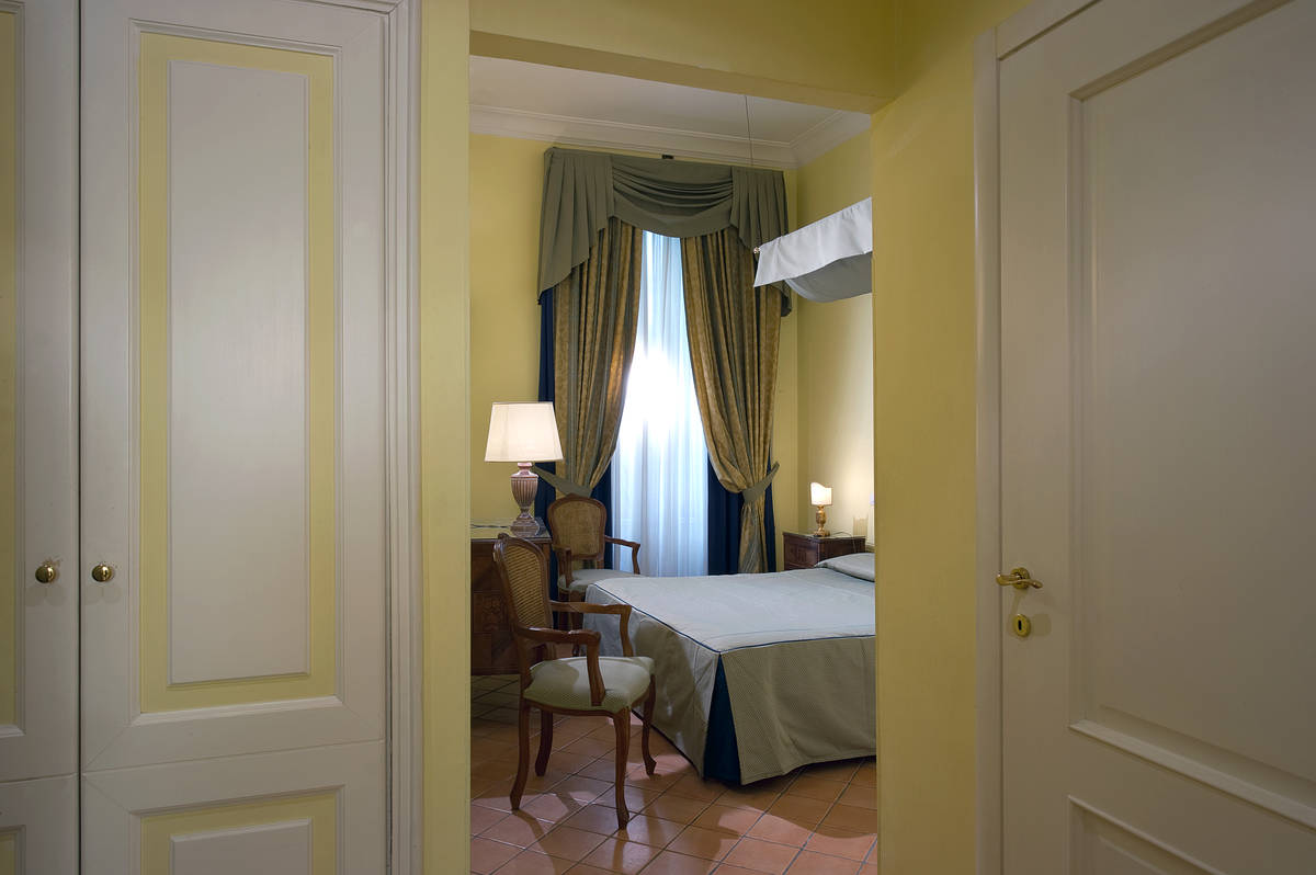 About Us Chiaia Hotel de Charme Naples Hotel Italy Via Chiaia Naples